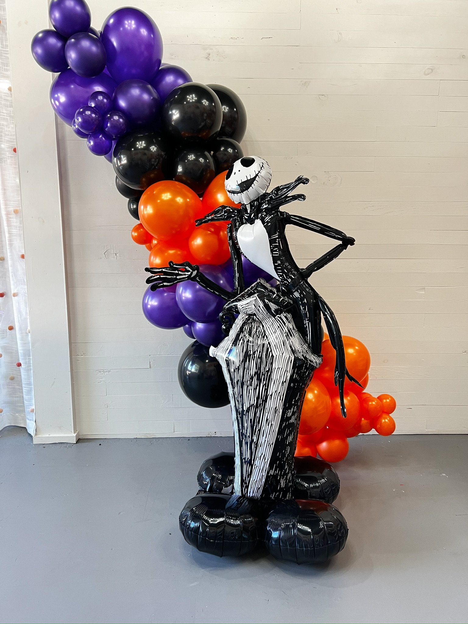 It’s Getting Batty Garland to Size – Jubilee Balloon Co.