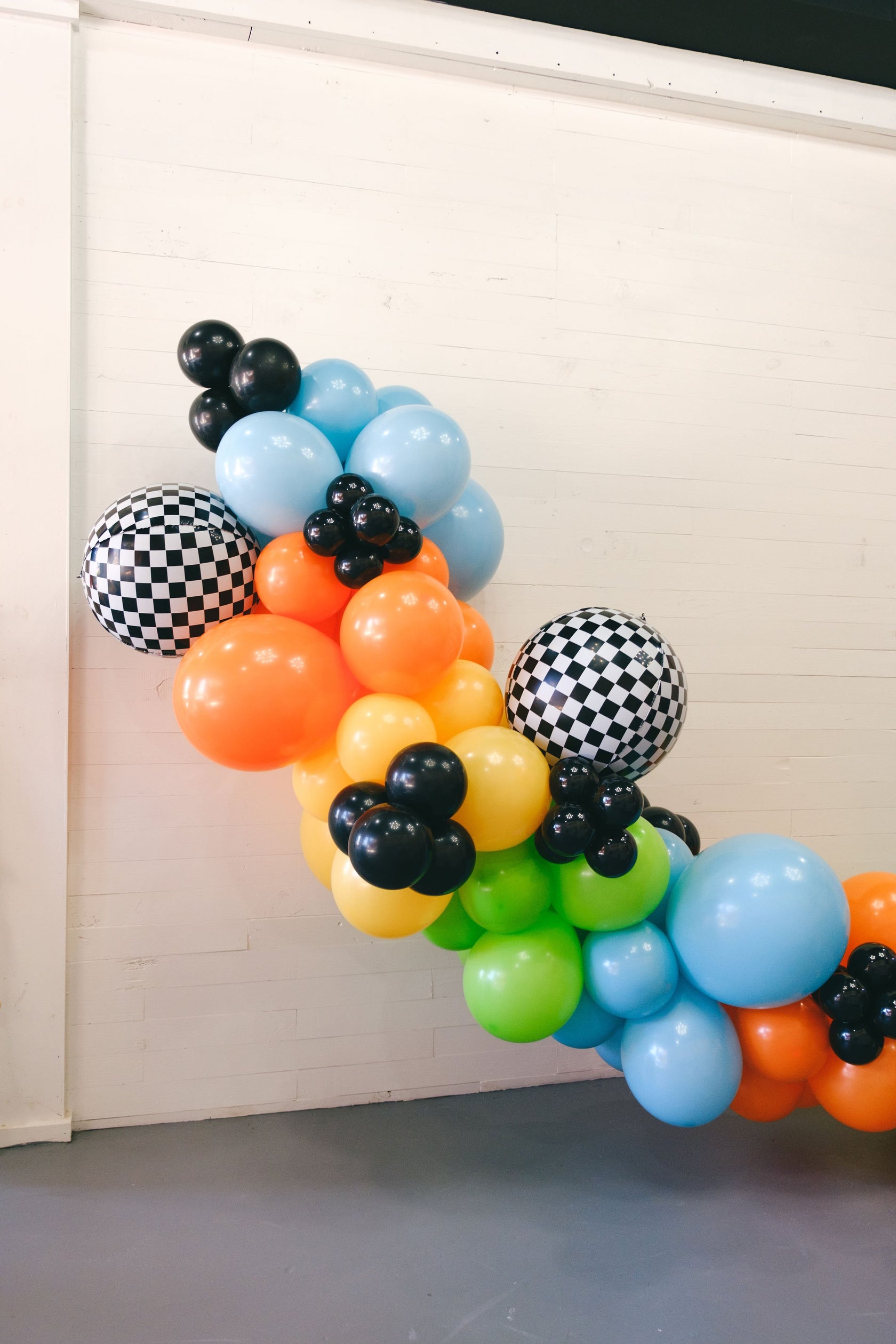BALLOON GARLANDS – Jubilee Balloon Co.
